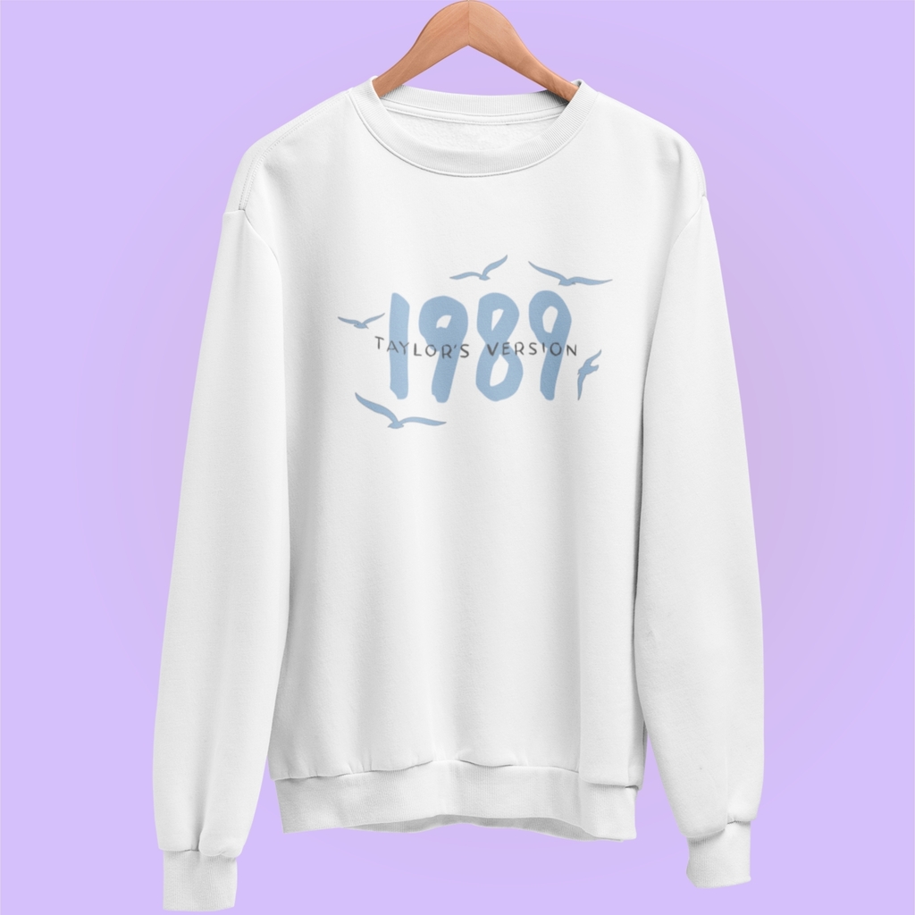 Moletom Taylor Swift | 1989 Taylor's Version | Loja Funniest Moletom Taylor Swift | 1989 Taylor's Version | Loja Funniest