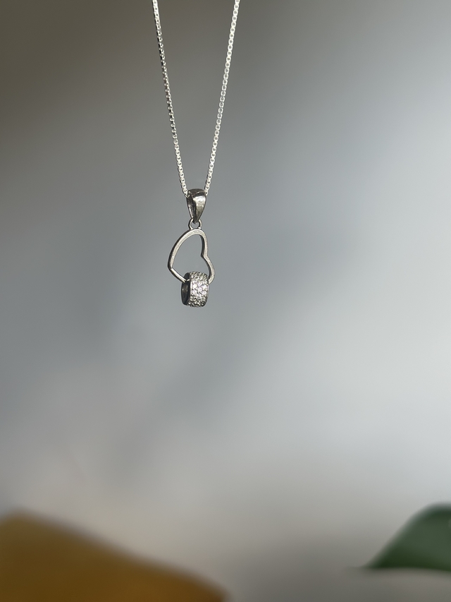 Dije corazón de plata 925 con brillantes y cadena